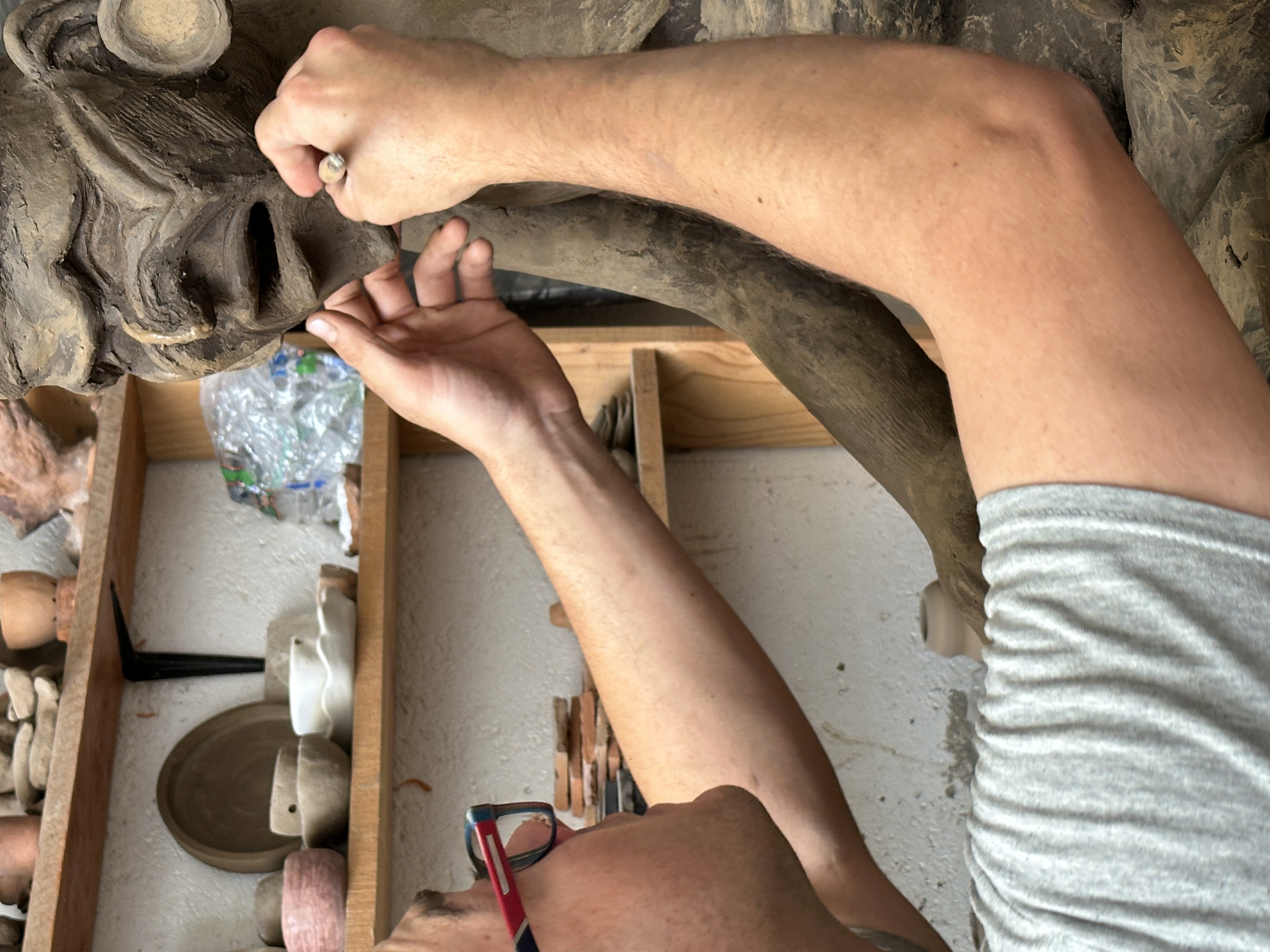 Artist Hernan Gomez Chavez | Santa Fe Public Library